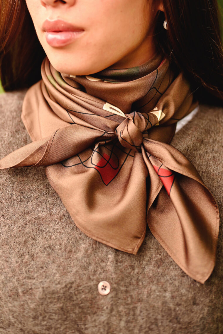 Eliza Silk Scarf Large, Dark Earth | Nyheter fra HÉST hos kleins.no